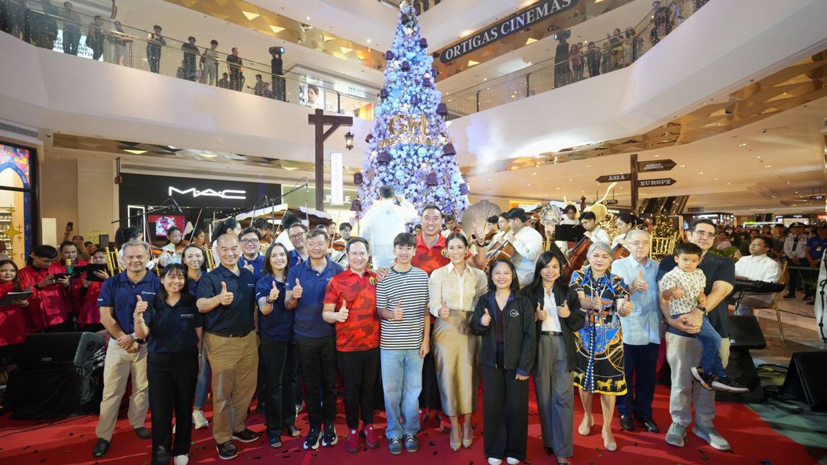 Christmas Takes Flight at GH Mall with Holidays Around the World - Your ...